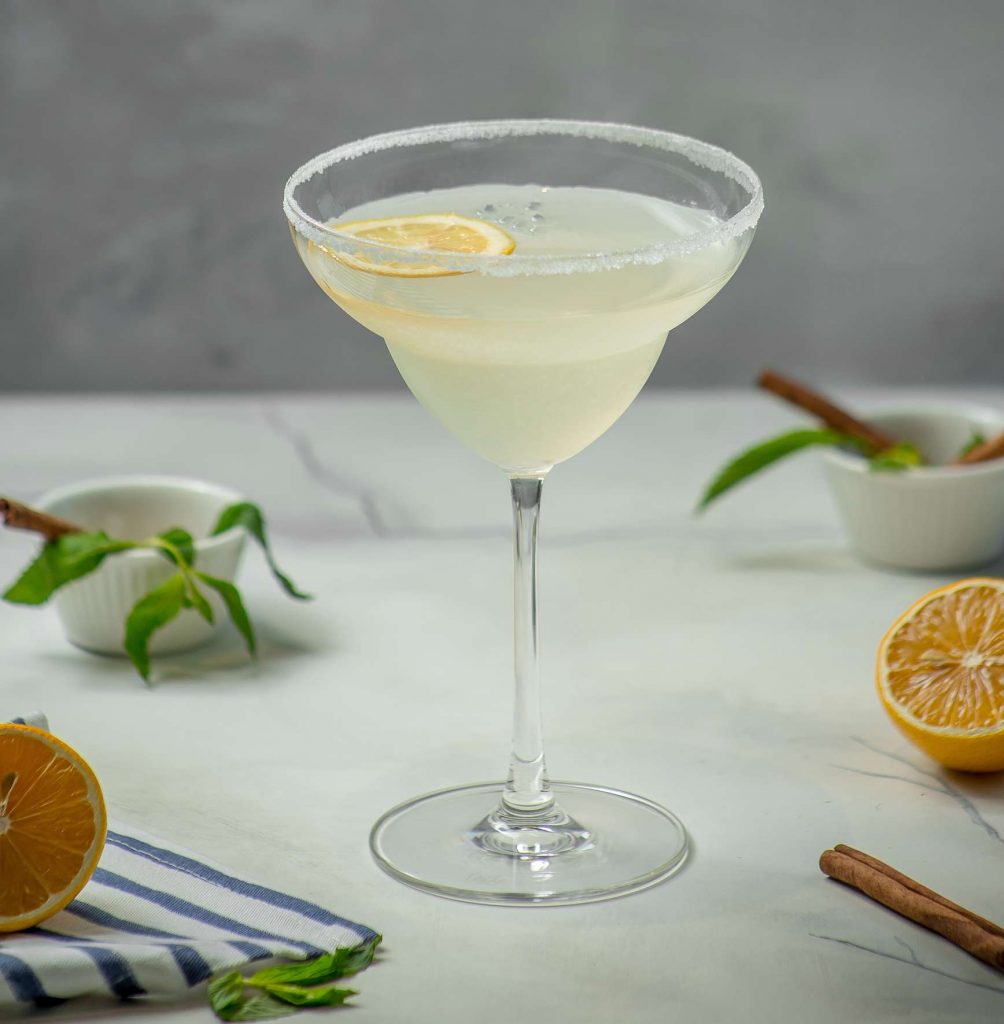 Fresh Wet Martini Recipe, Must Try! - Red & White