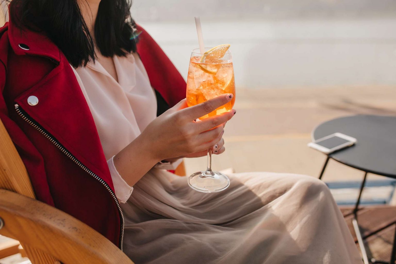 Top 10 Cocktails for Ladies – Let’s Light the Night! - Red & White